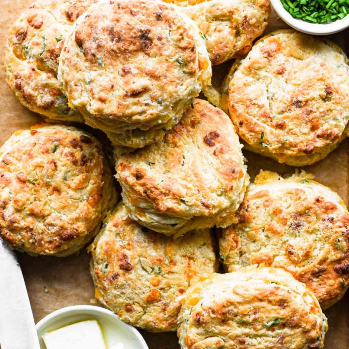 Cheddar Chive Biscuits - Cozy Cravings