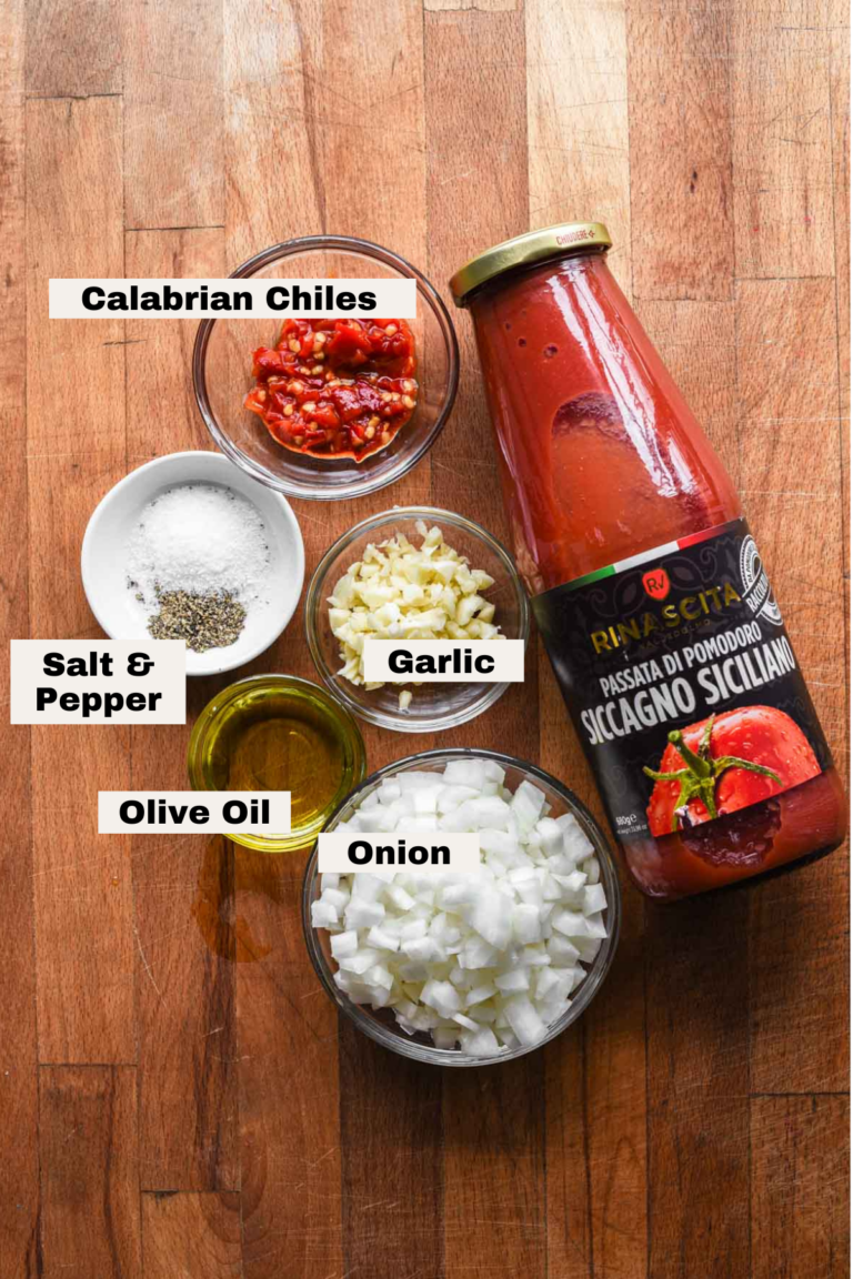 Homemade Spicy Tomato Sauce - Cozy Cravings